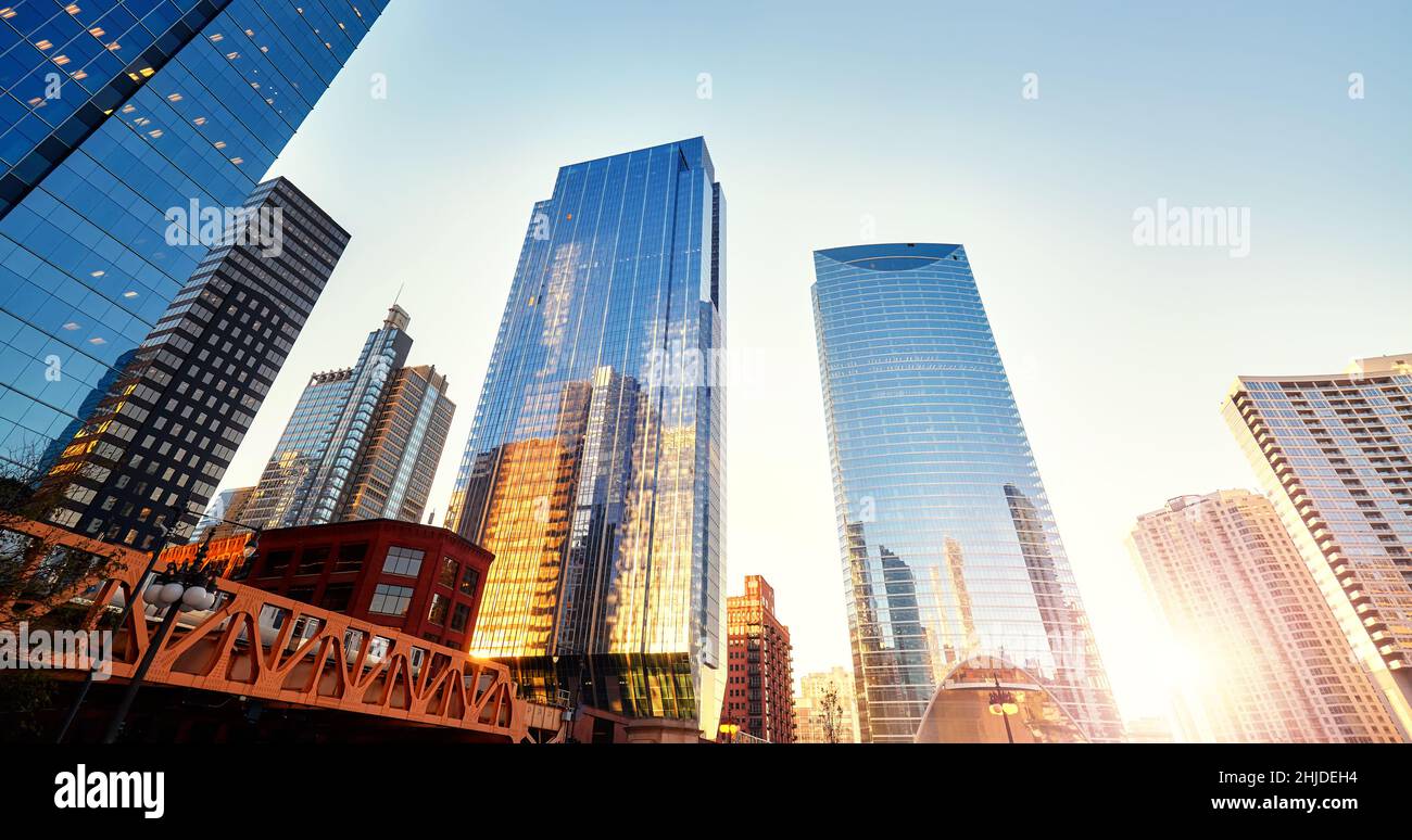 Chicago skyline sunset hi-res stock photography and images - Alamy