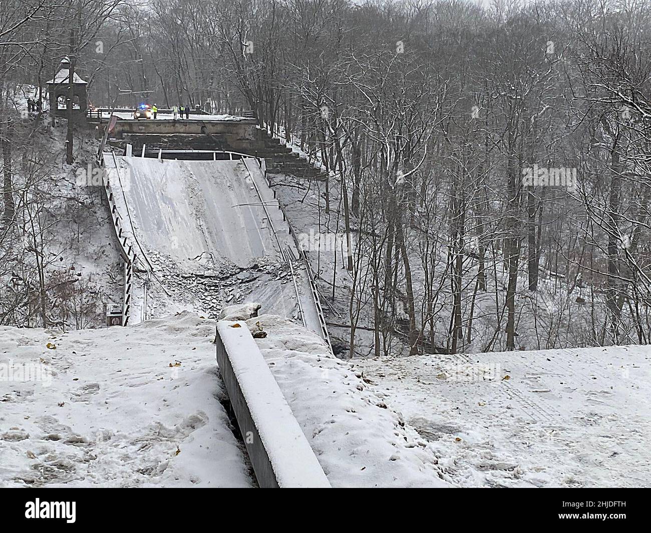 Pittsburgh, Pennsylvania, USA. 28th Jan, 2022. A Pittsburgh bridge ...