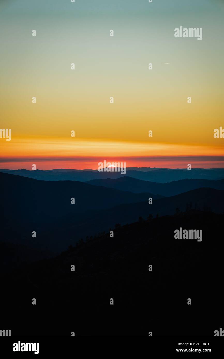 Beautiful sunset background images hi-res stock photography and images ...