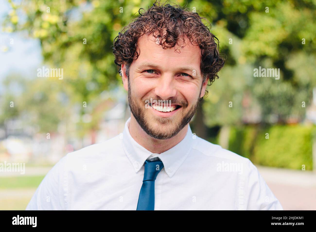 Portrait of a man outside Stock Photo - Alamy