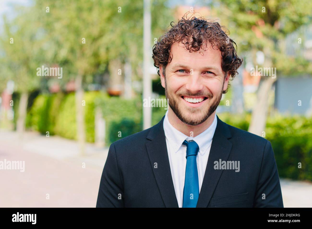 Portrait of a man outside Stock Photo - Alamy