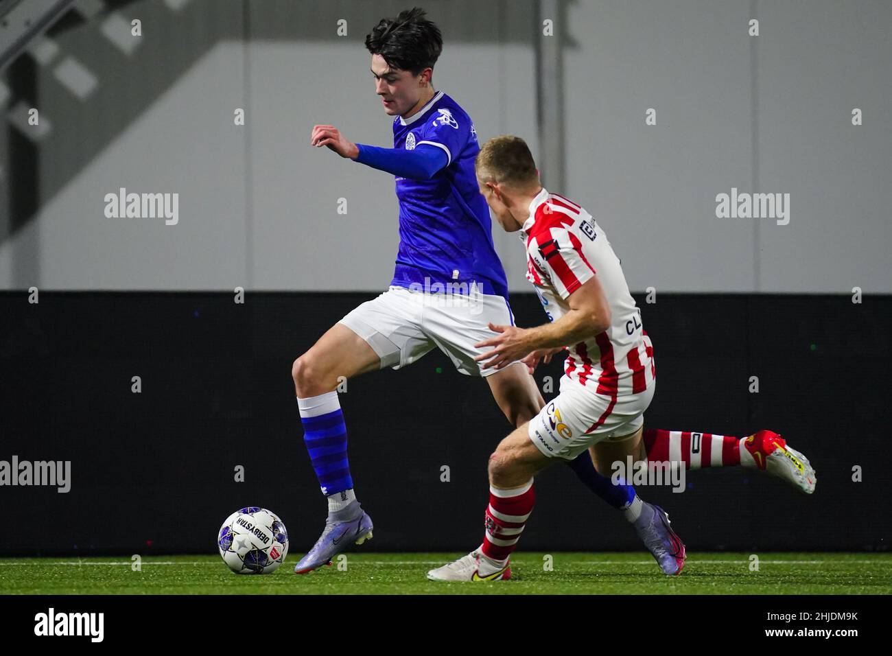 OSS, NETHERLANDS - JANUARY 28: Ryan Leijten of FC Den Bosch battles for ...