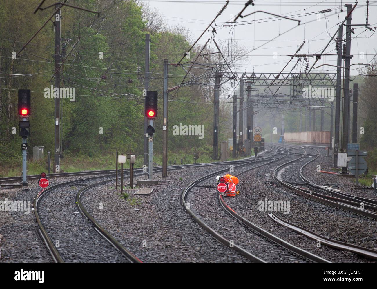 Removing the stop boards at Lancaster on the west coast mainline, to re ...