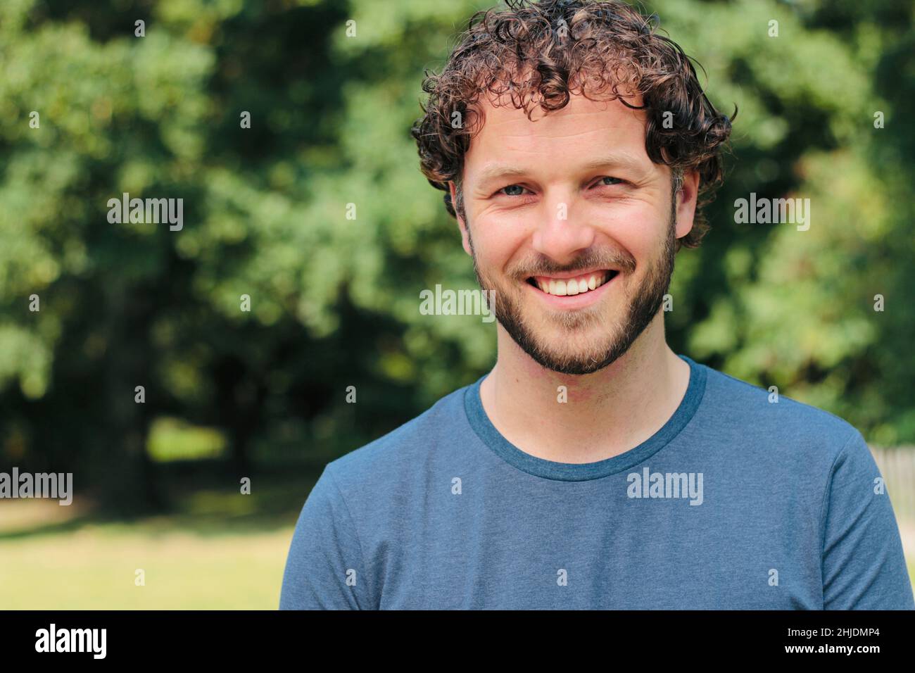 Portrait of a man outside Stock Photo - Alamy