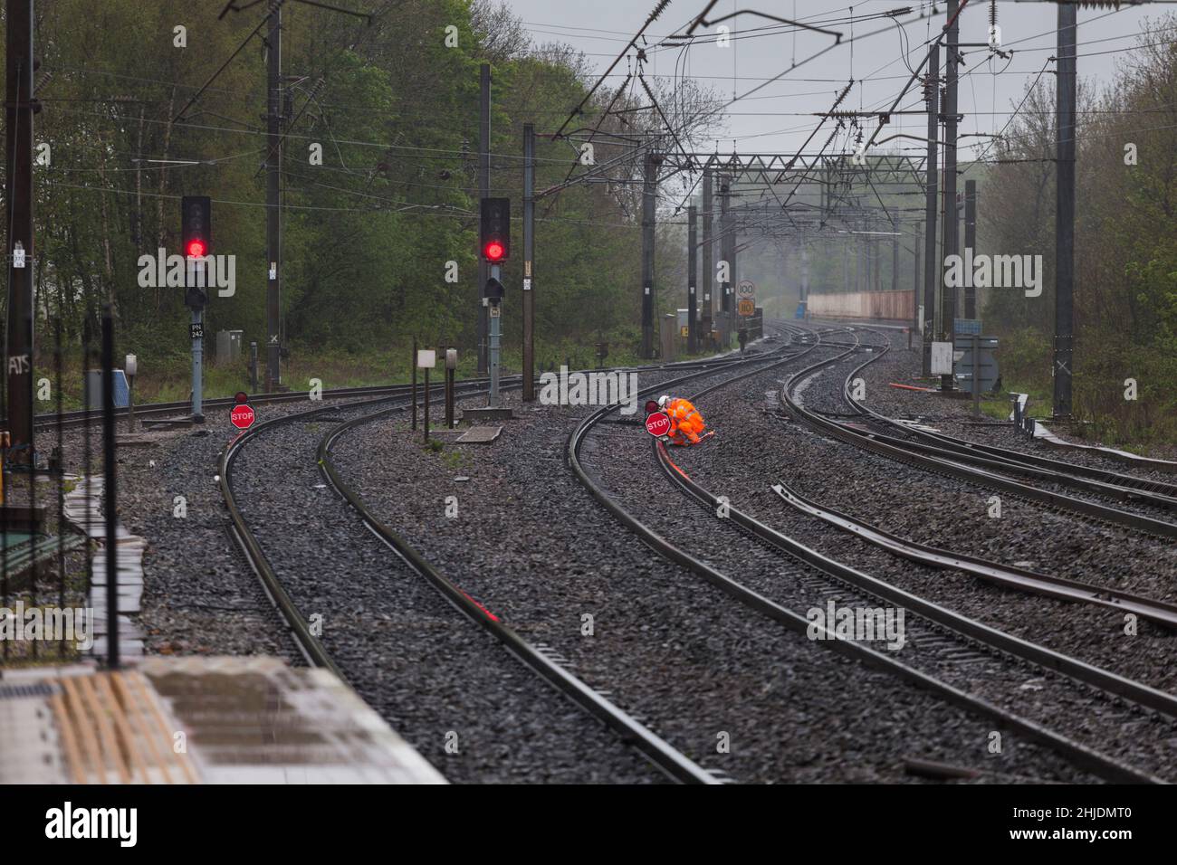 Removing the stop boards at Lancaster on the west coast mainline, to re ...
