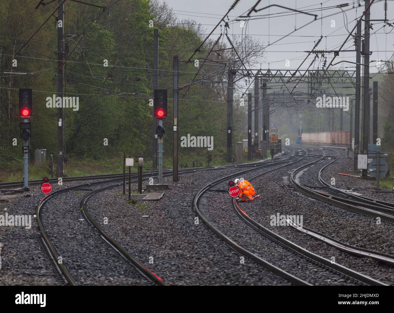 Removing the stop boards at Lancaster on the west coast mainline, to re ...