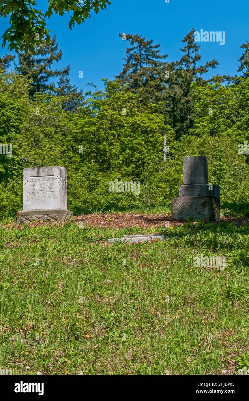 Peter Saar Cemetery in the Panther Lake area of Kent, Washington Stock ...