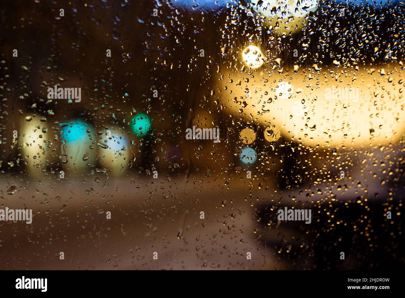raindrops on the car window close up Stock Photo - Alamy