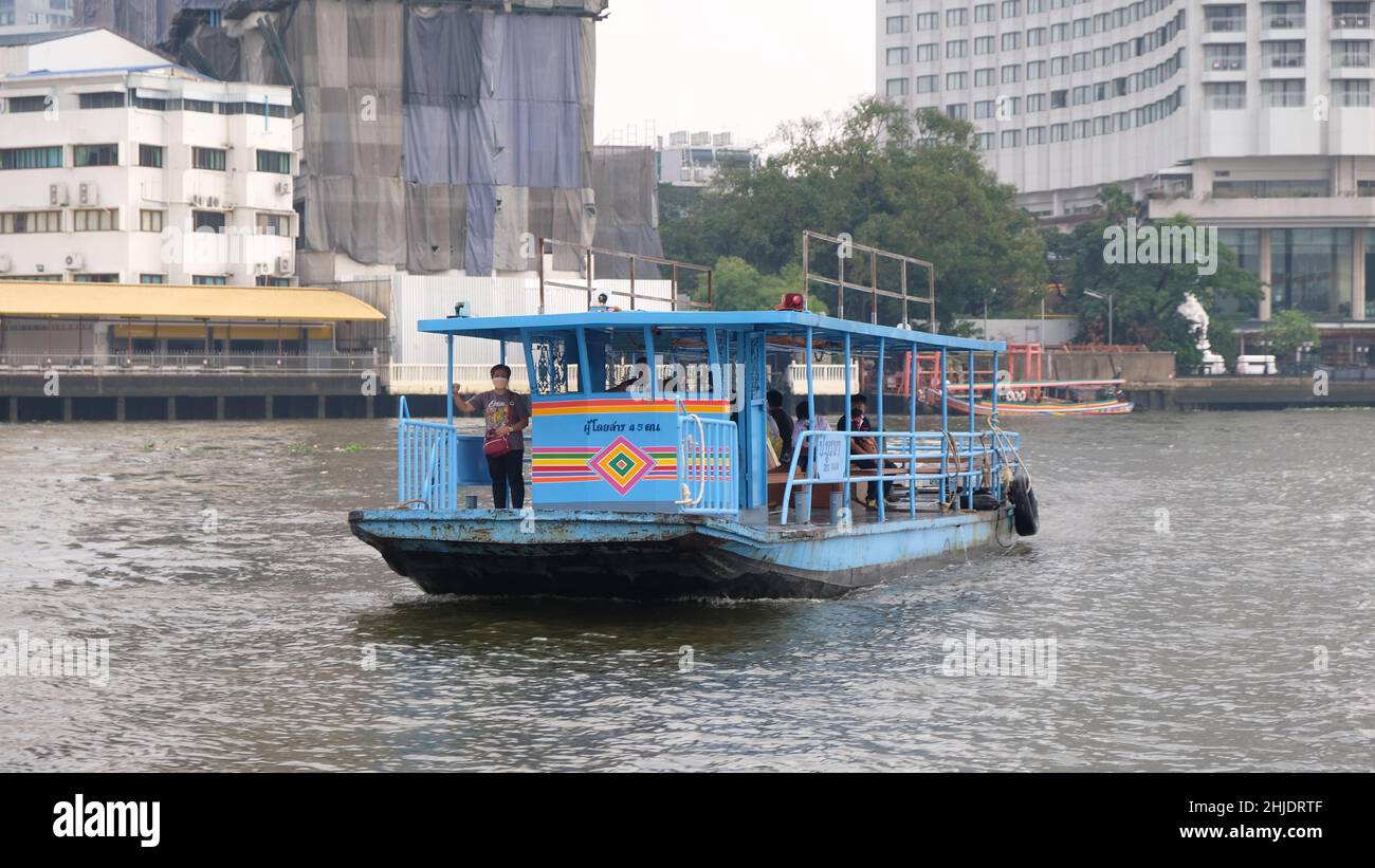 Klong San Ferry Boat to Si Phraya Pier Klong San Ferry Boat to Si ...