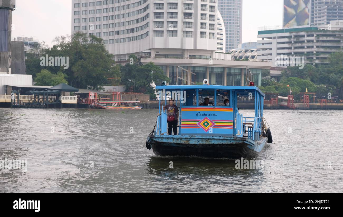 Klong San Ferry Boat to Si Phraya Pier Klong San Ferry Boat to Si ...