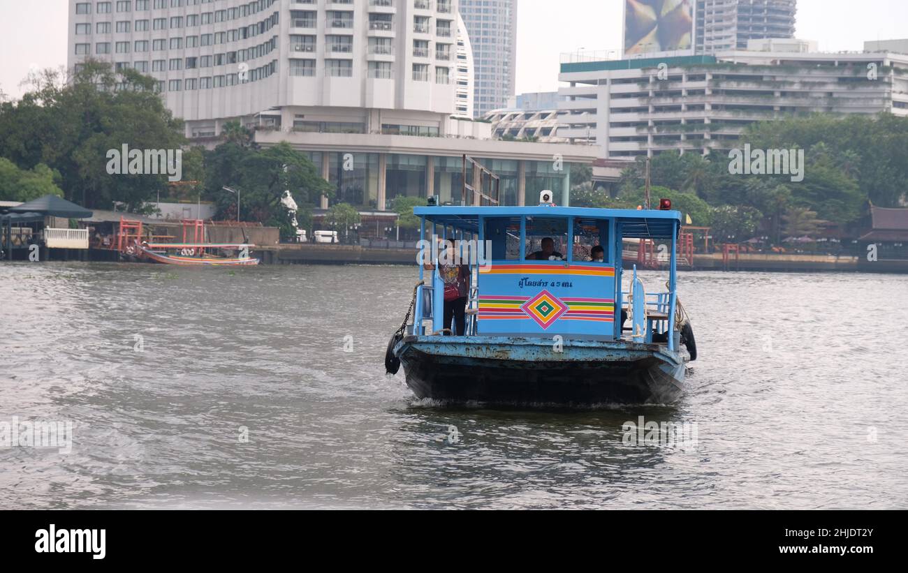 Klong San Ferry Boat to Si Phraya Pier Klong San Ferry Boat to Si ...