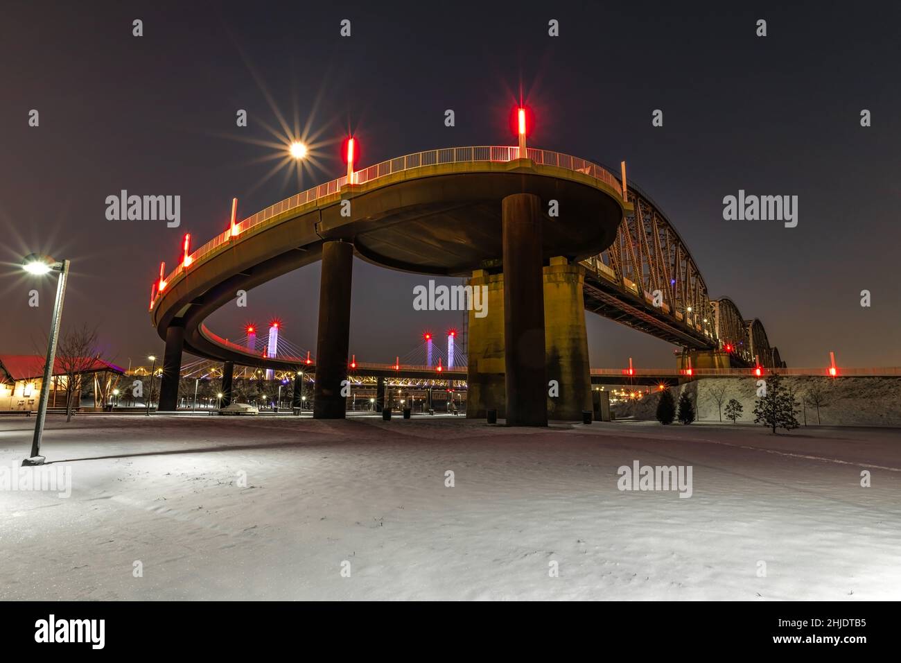 Kentucky louisville cherokee park hi-res stock photography and images ...