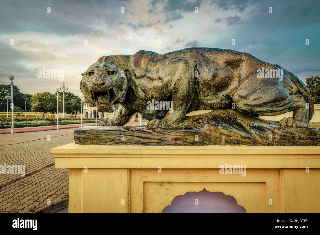 Closeup of a Leopard Statue in Mysore Palace Stock Photo - Alamy