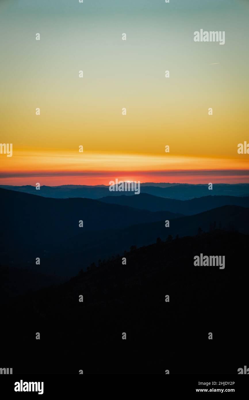 Beautiful sunset background images hi-res stock photography and images ...