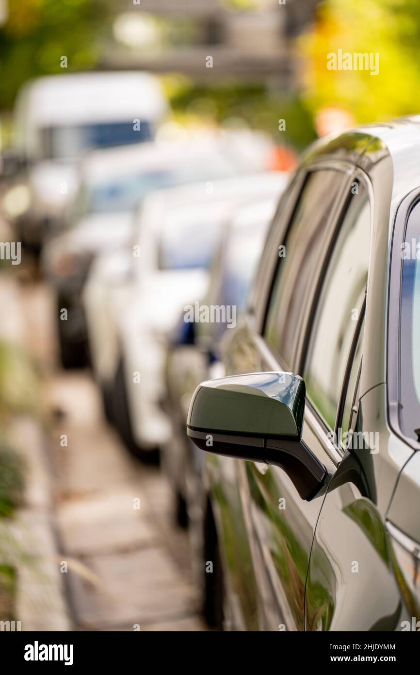 Photo of a line of cars in traffic in the city Stock Photo - Alamy