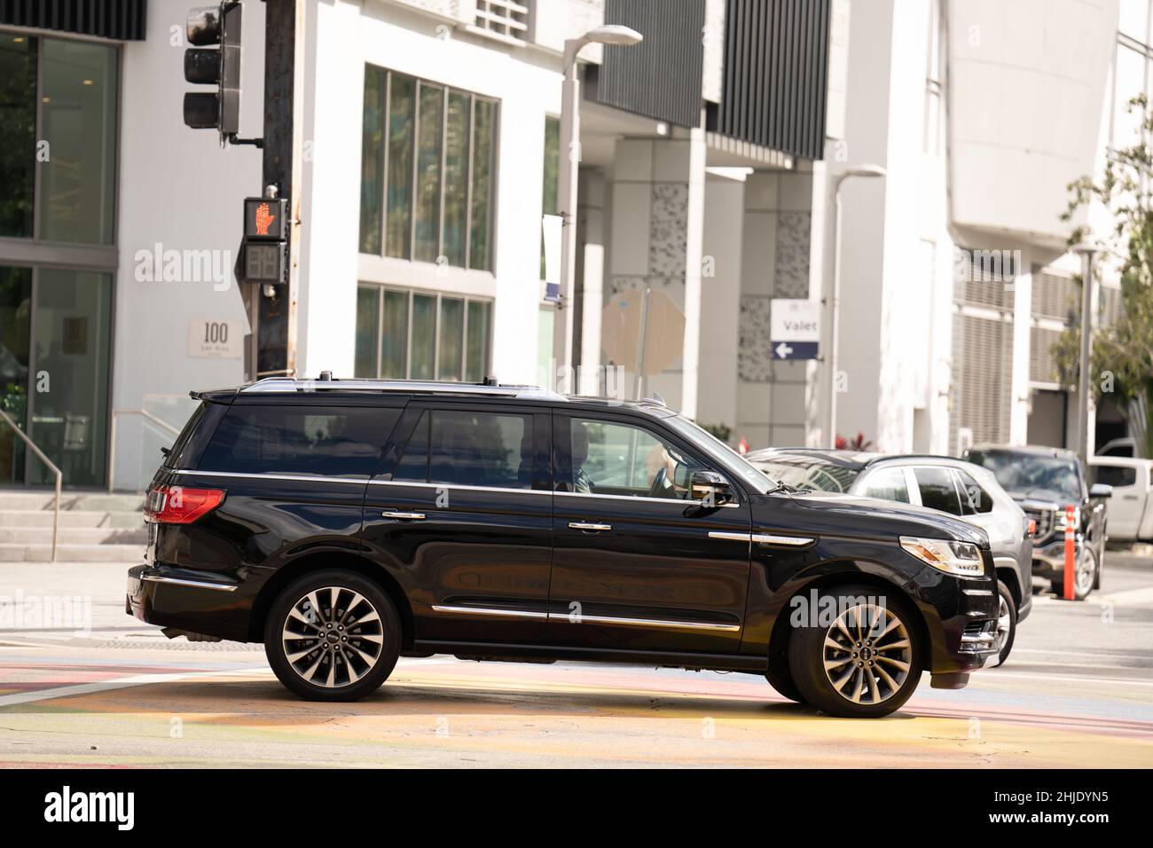 Photo of a late model Lincoln Navigator at Downtown Fort Lauderdale FL ...