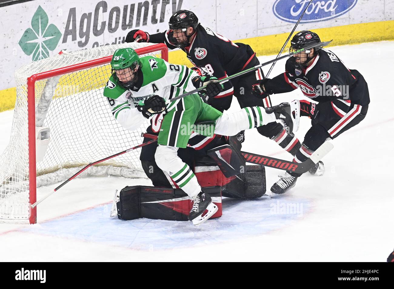 Grand Forks, ND, USA. 28th Jan 2022. North Dakota Fighting Hawks ...
