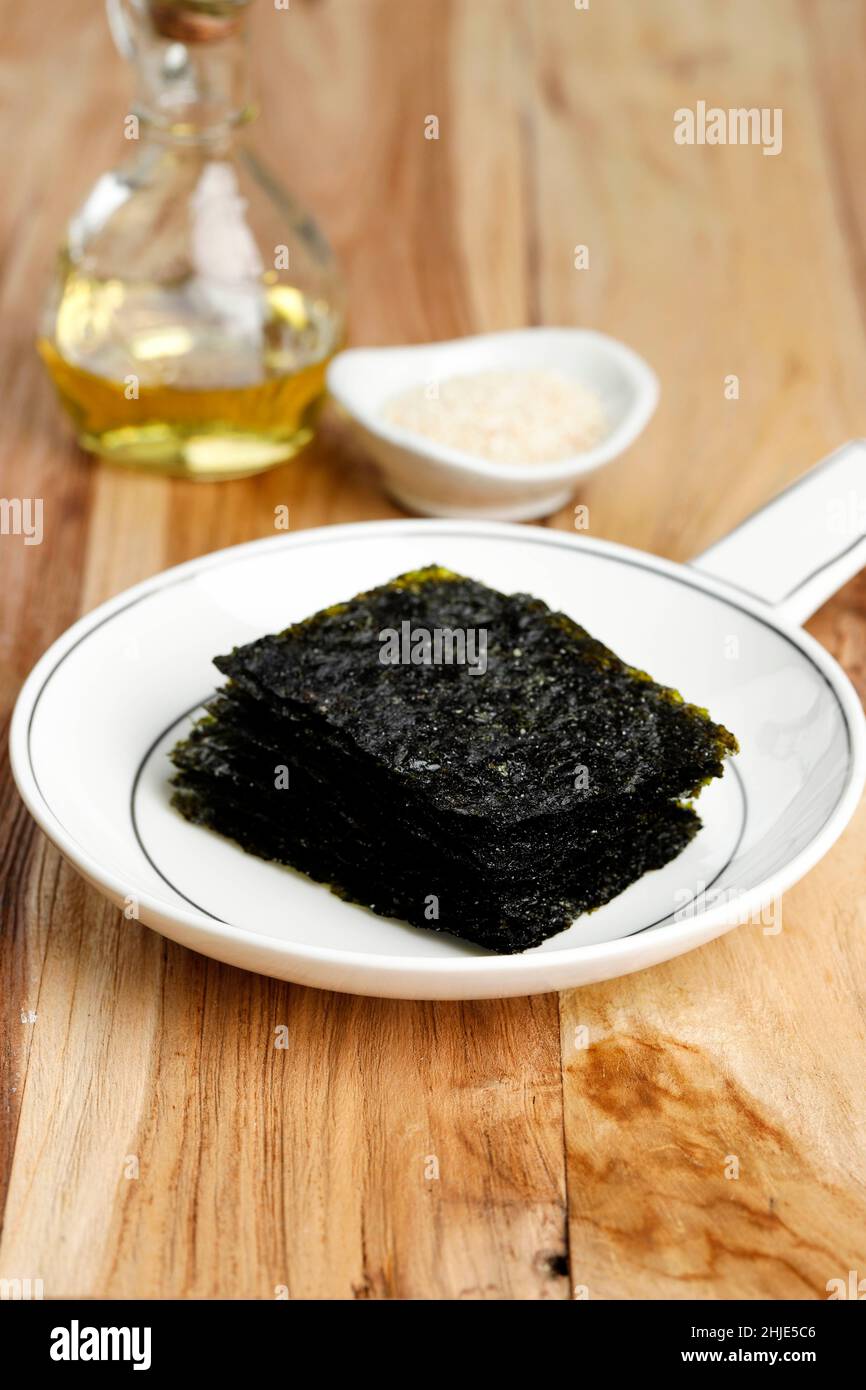 Seaweed laver algae hi-res stock photography and images - Alamy