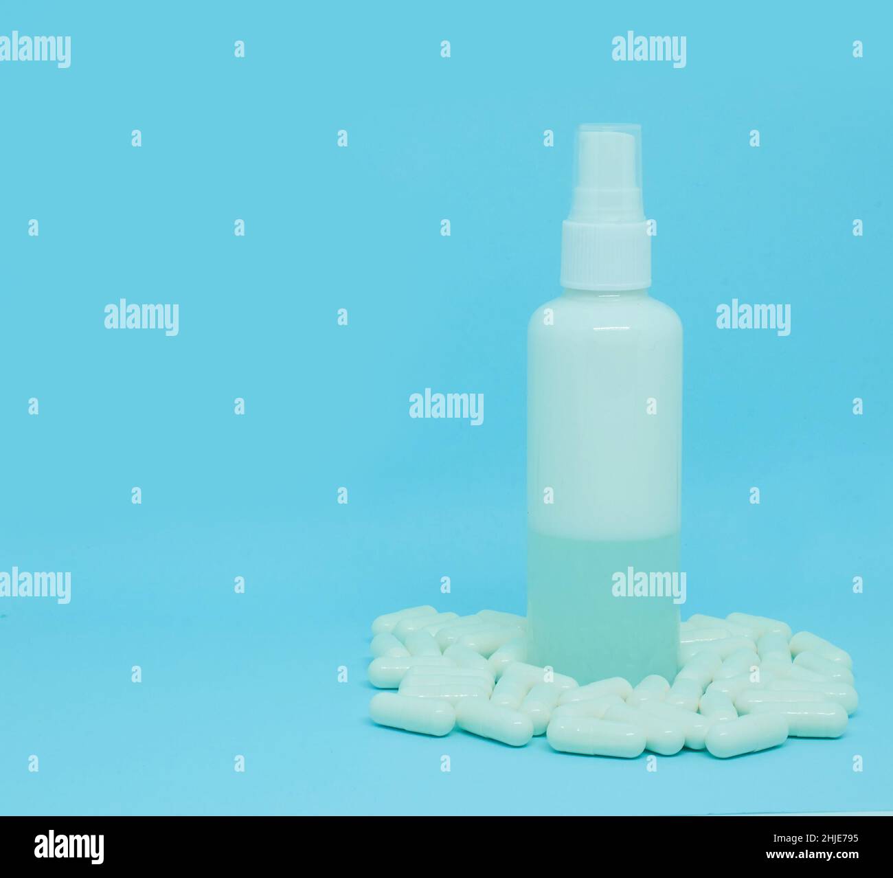 Liquid filled capsules hi-res stock photography and images - Alamy