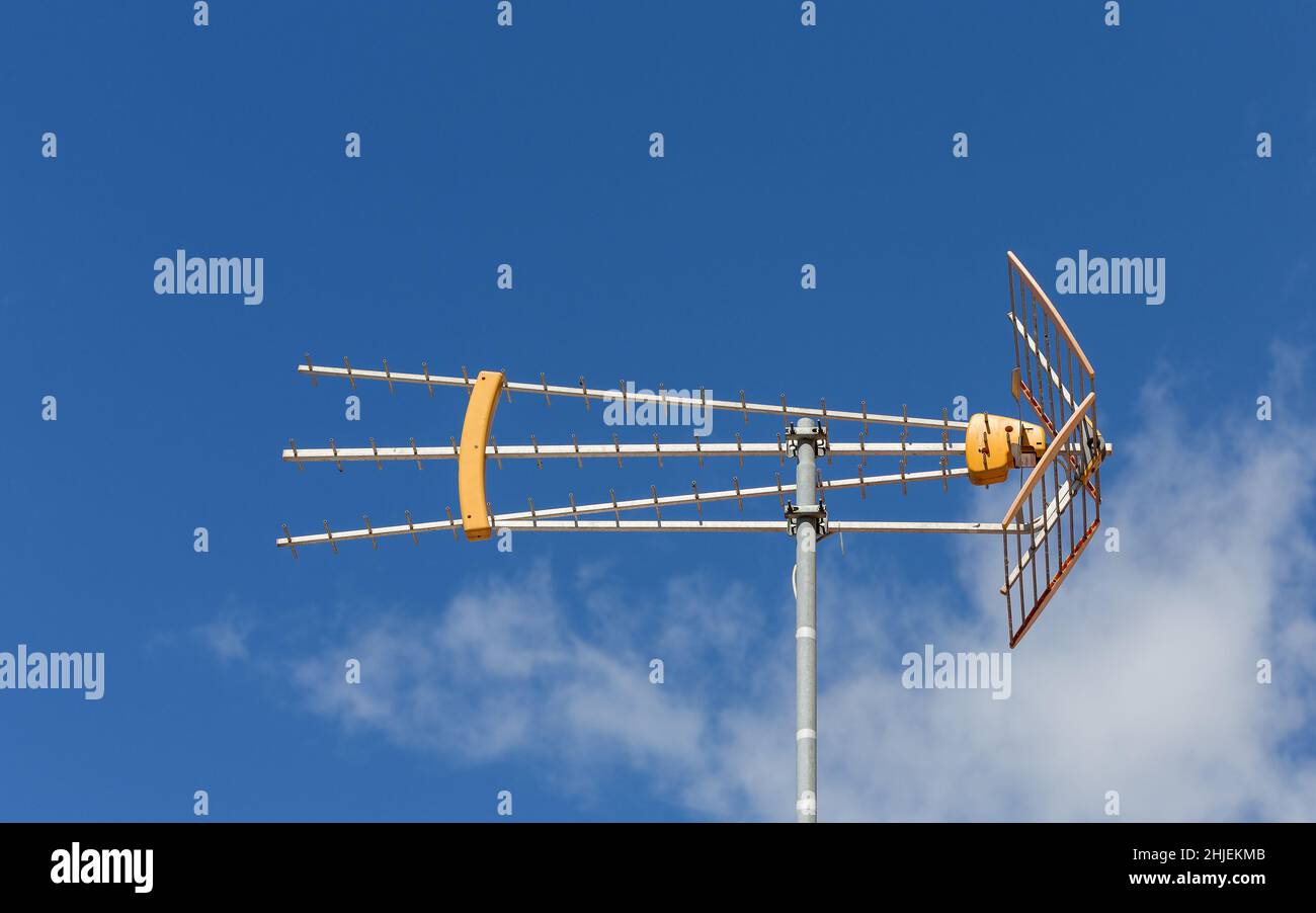 Antennae technology hi-res stock photography and images - Alamy