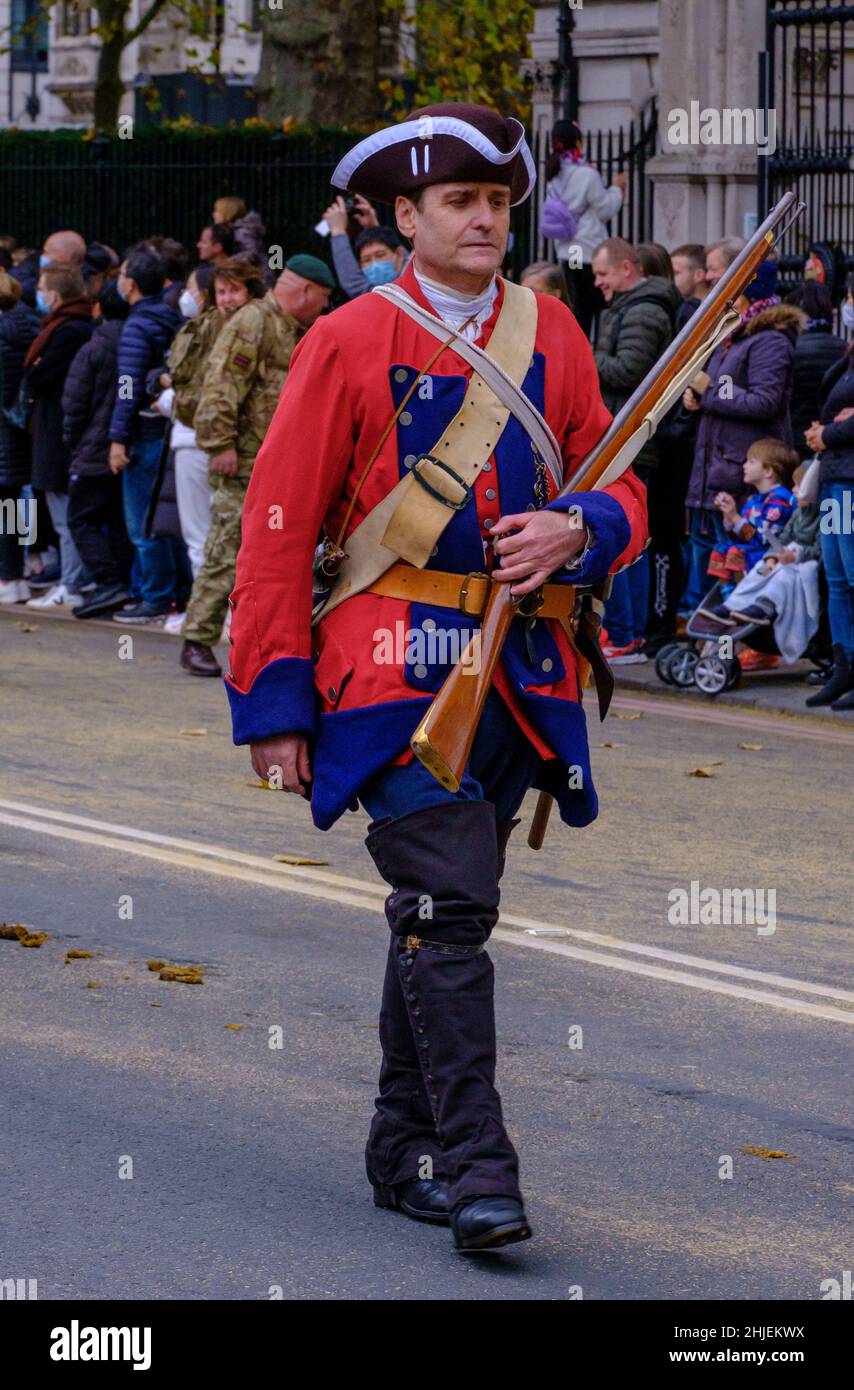 American revolutionary war reenactor hi-res stock photography and ...