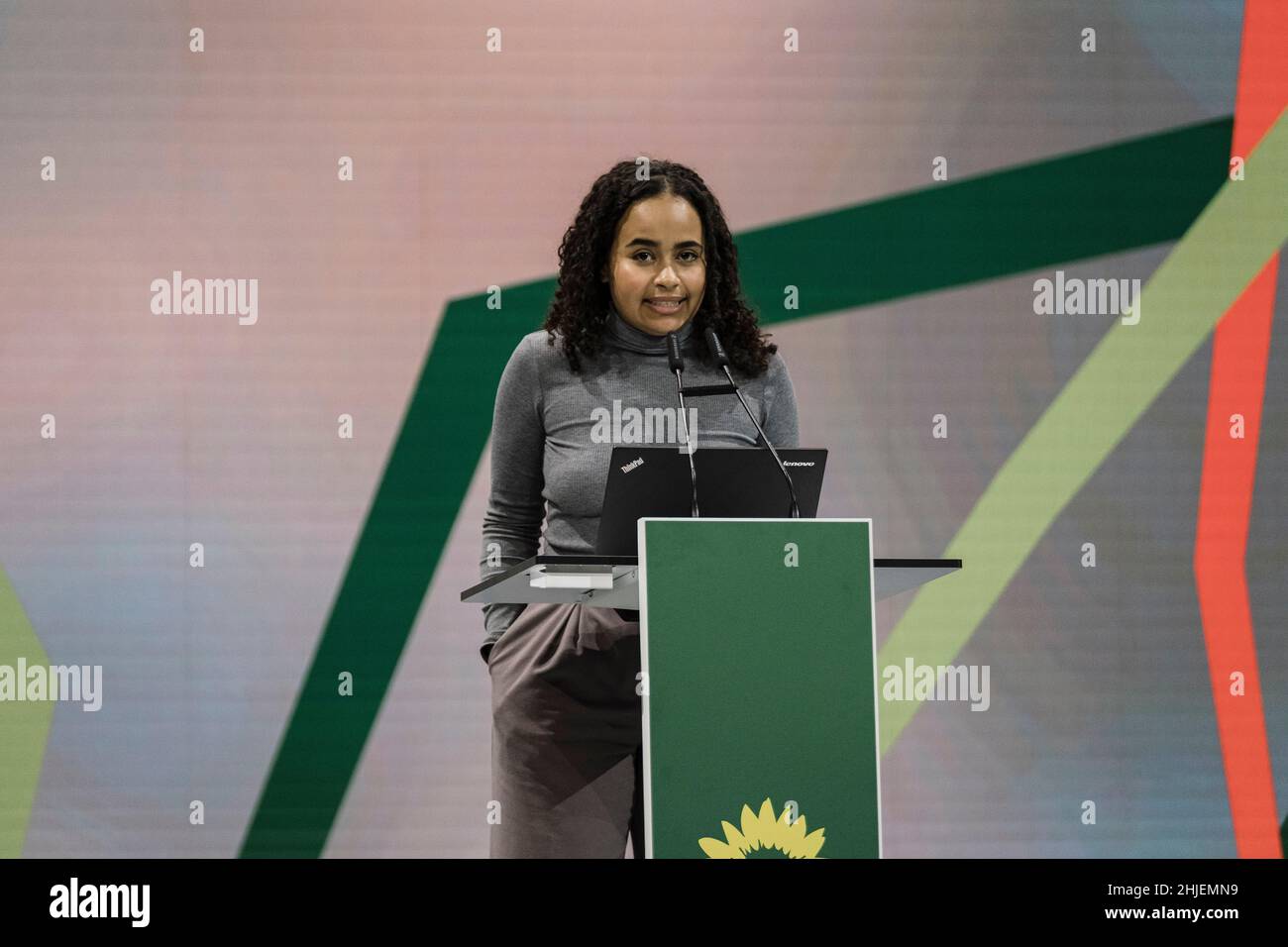 Sarah lee heinrich hi-res stock photography and images - Alamy