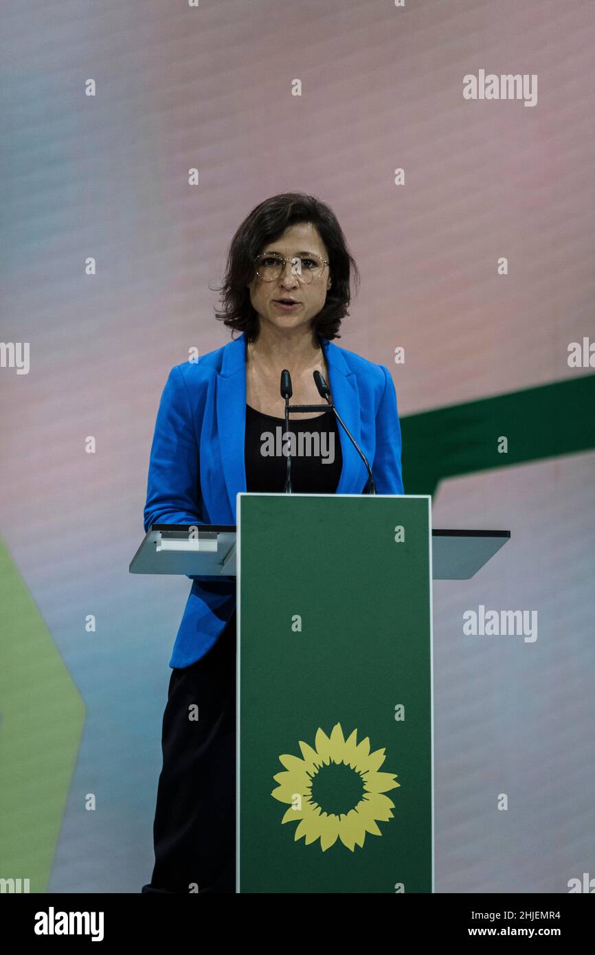 Hannah neumann hi-res stock photography and images - Alamy