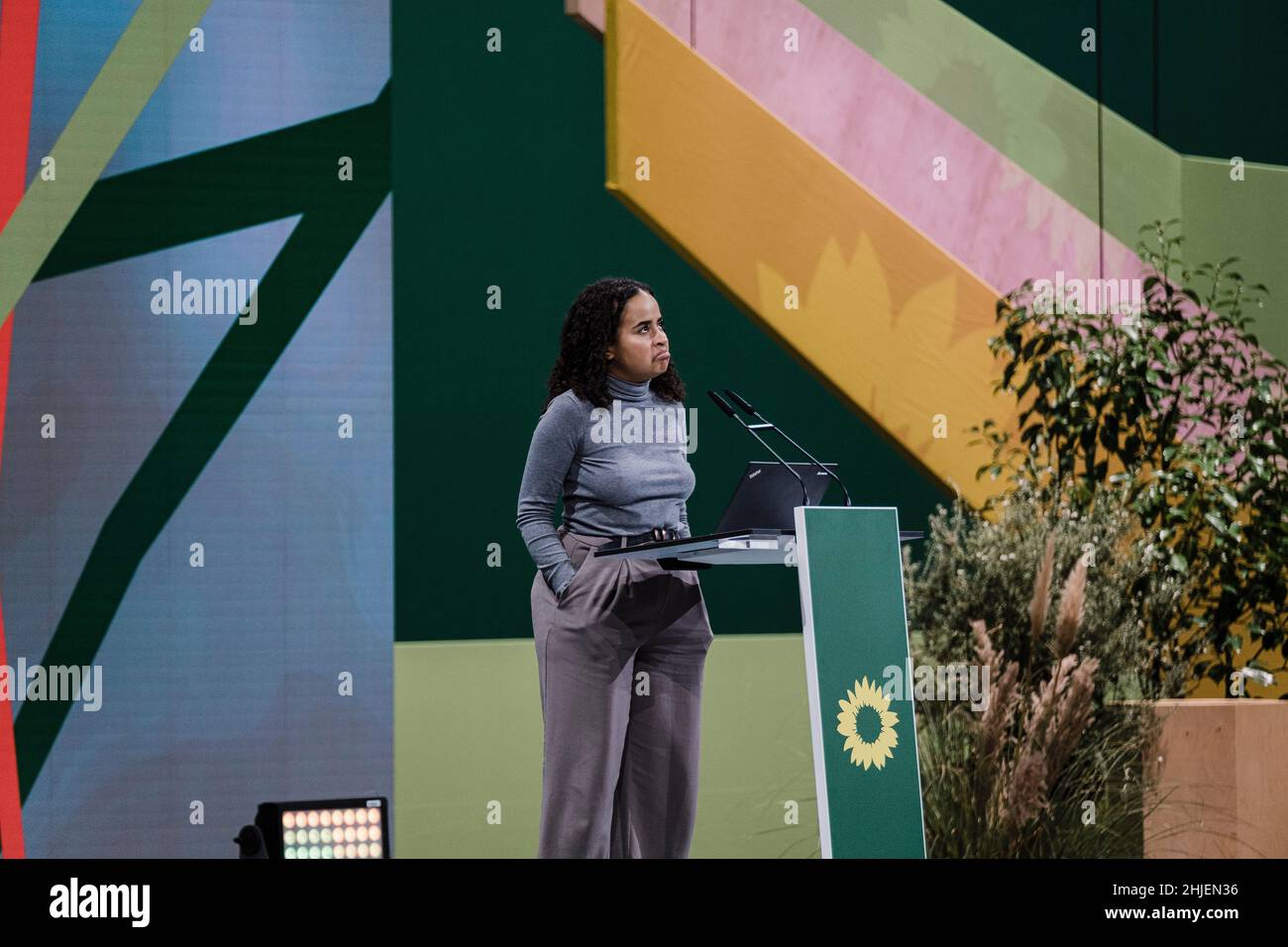 Sarah lee heinrich hi-res stock photography and images - Alamy