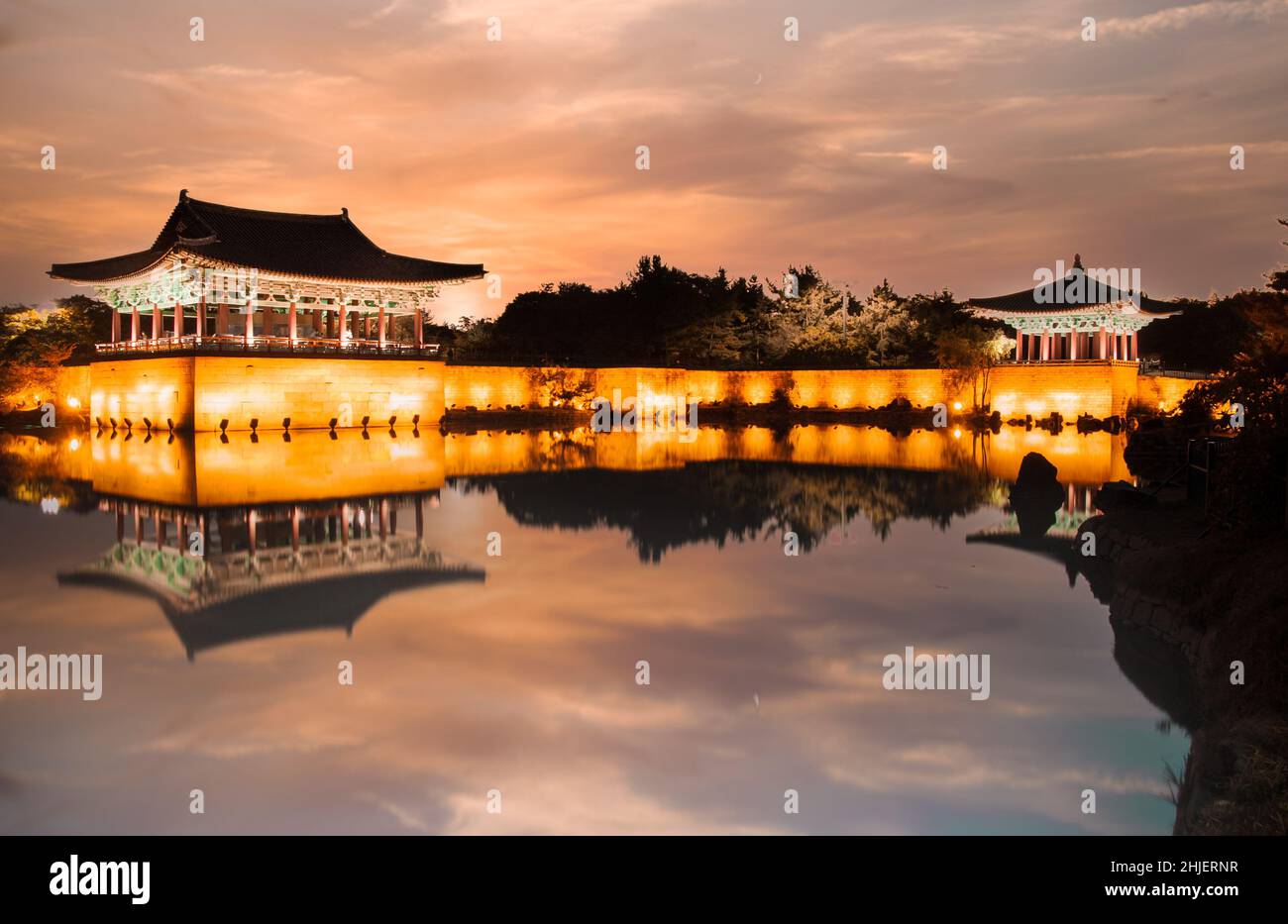 Anapji pavilion hi-res stock photography and images - Alamy