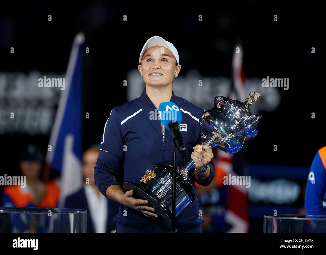 Ash barty trophy hi-res stock photography and images - Alamy
