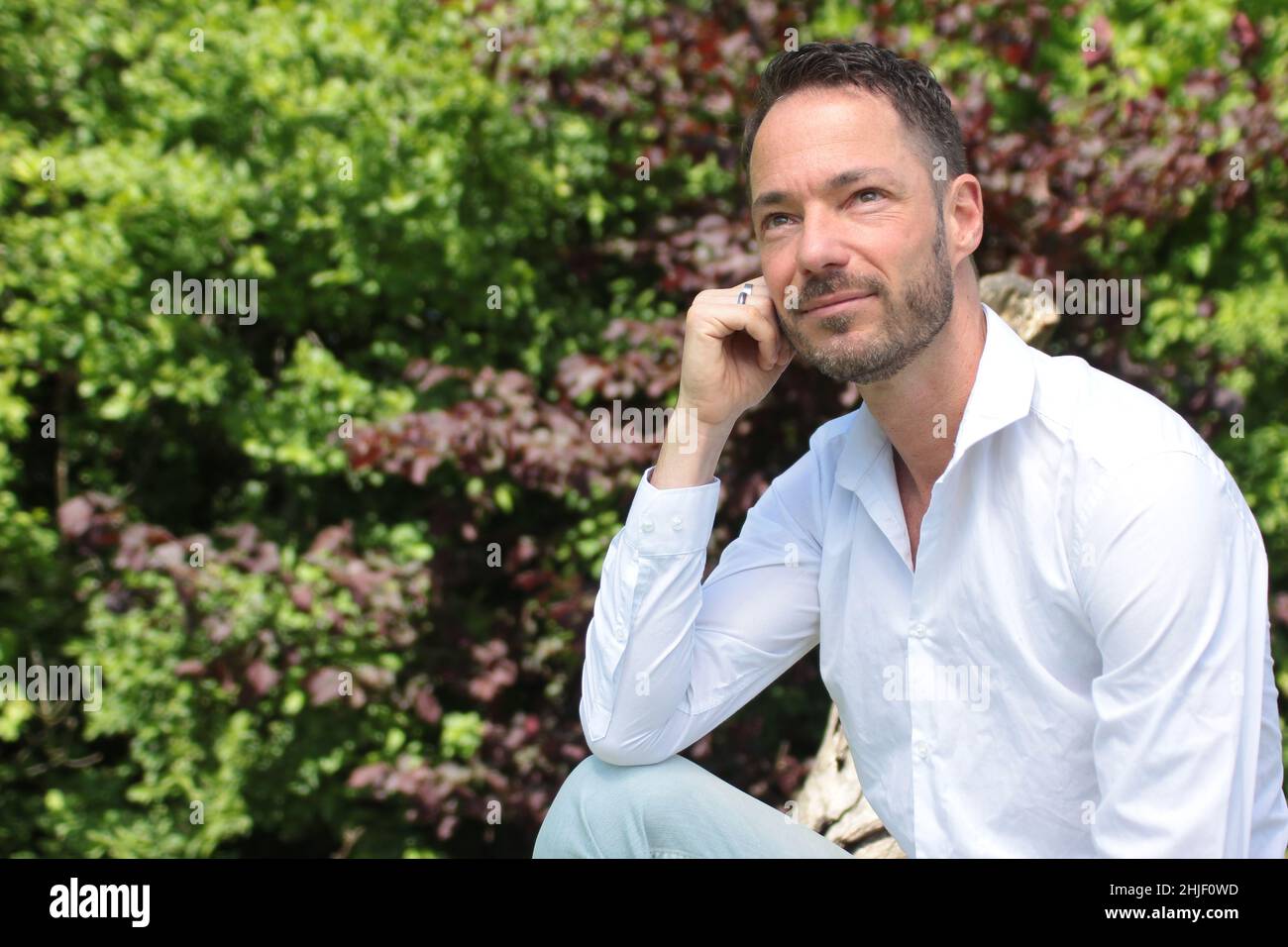 Beautiful commercial man outside Stock Photo - Alamy