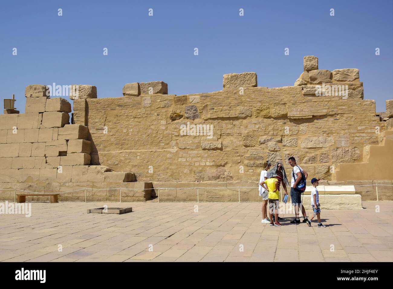 Famous egyptian temples hi-res stock photography and images - Alamy