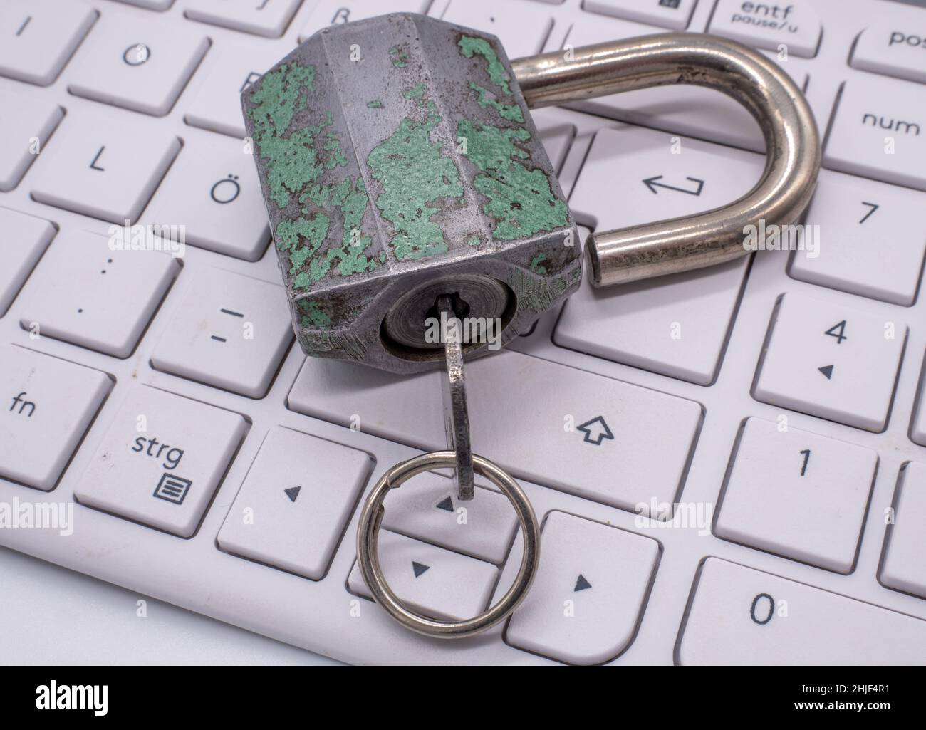 Block button on computer key hi-res stock photography and images - Alamy