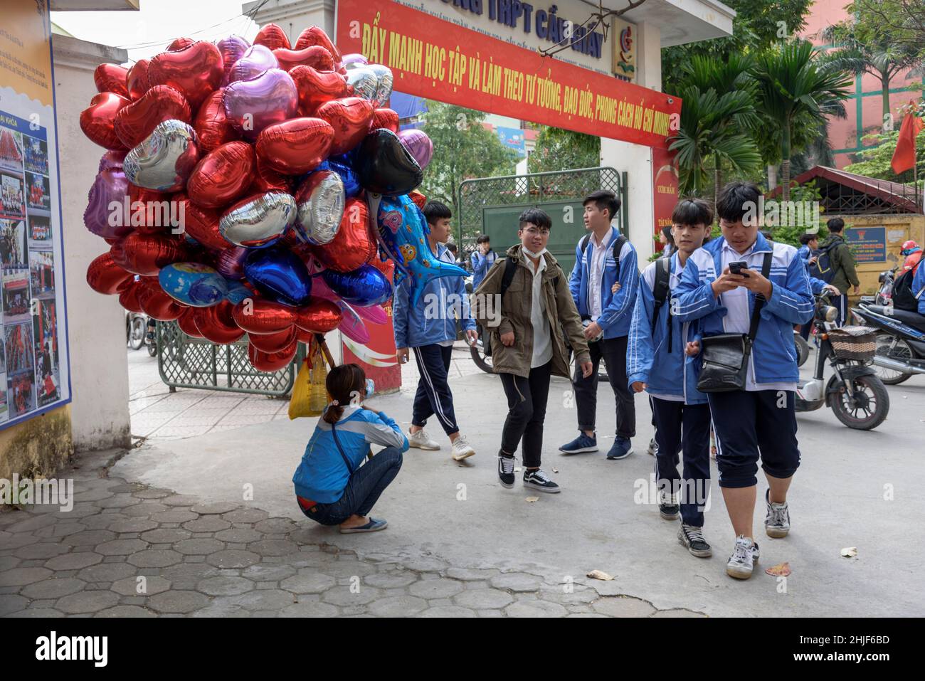 Children outside asia balloons hi-res stock photography and images - Alamy