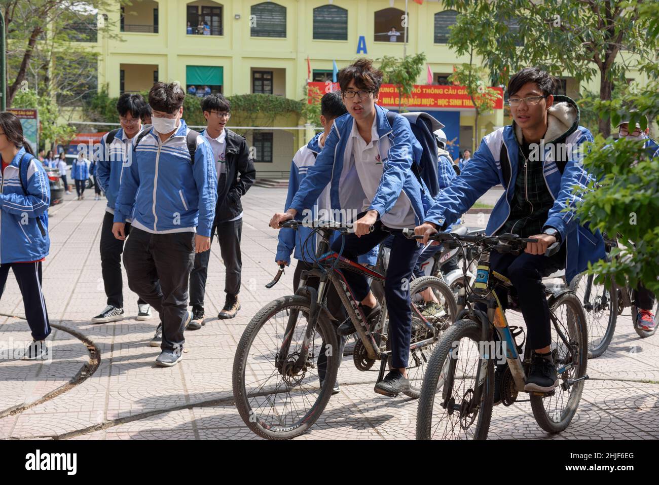Vietnamese school boys wearing school uniform hi-res stock photography ...