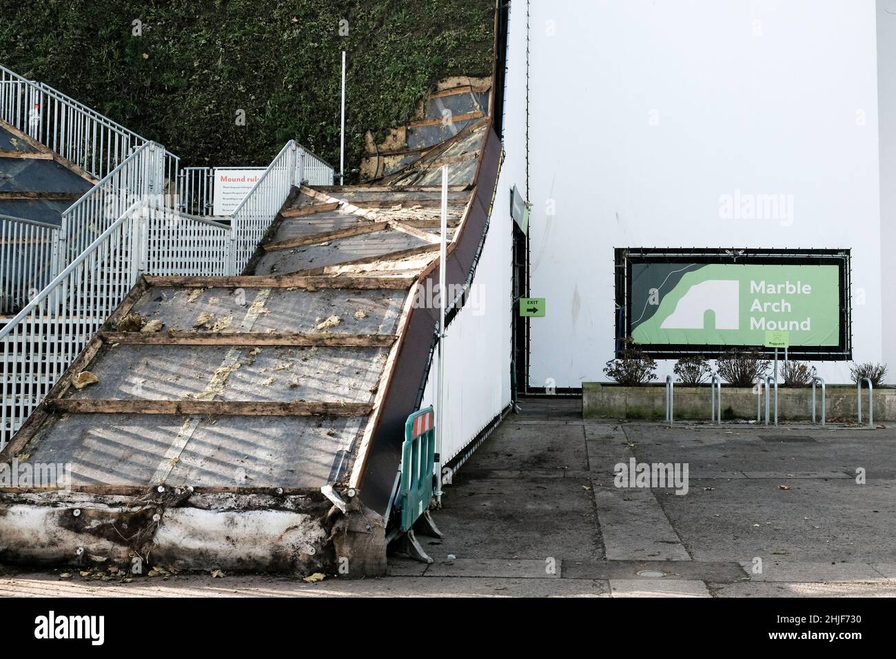 Marble Arch, London, UK. 29th Jan 2022. The Marble Arch Mound is ...