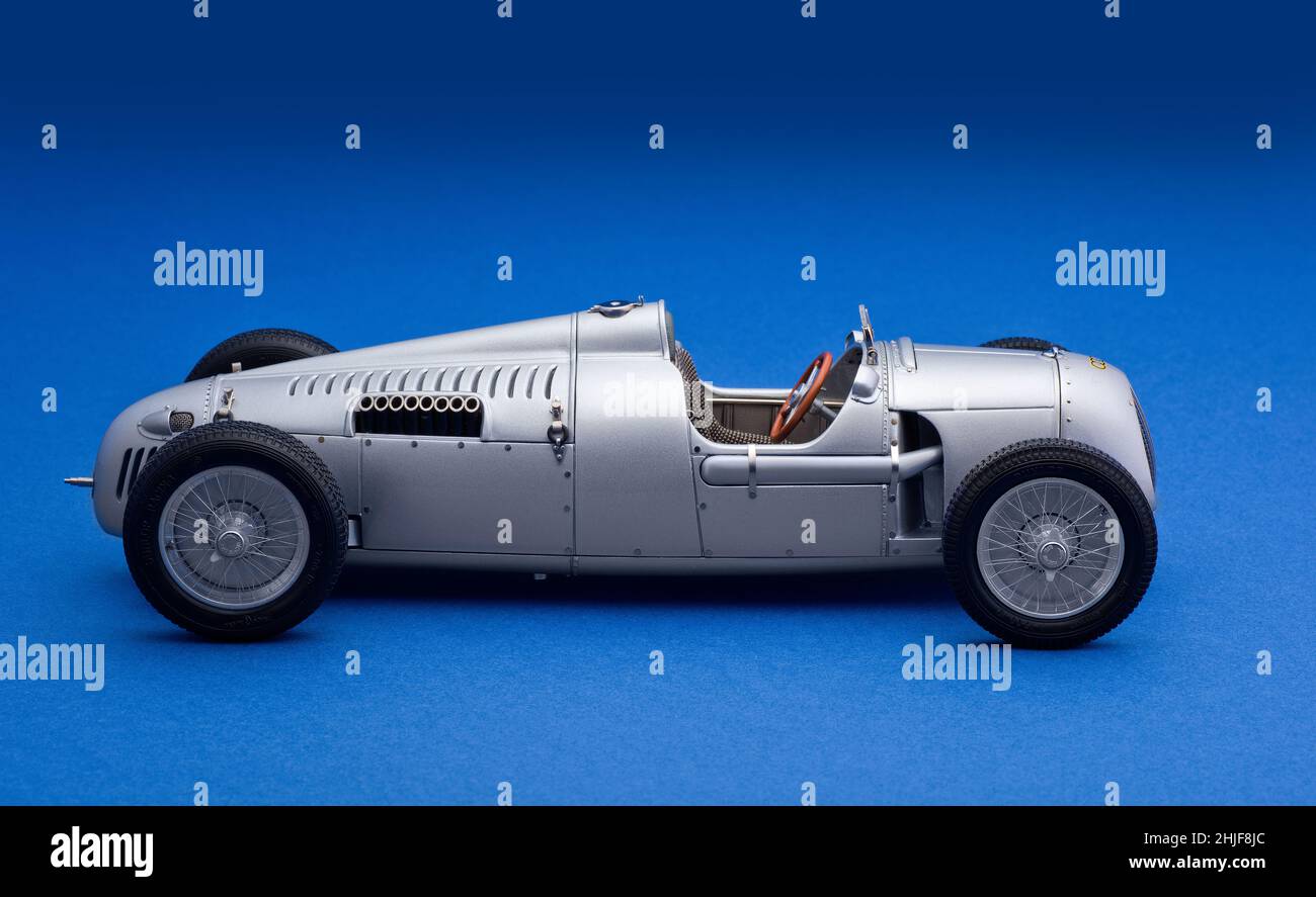 Cmc model hi-res stock photography and images - Alamy