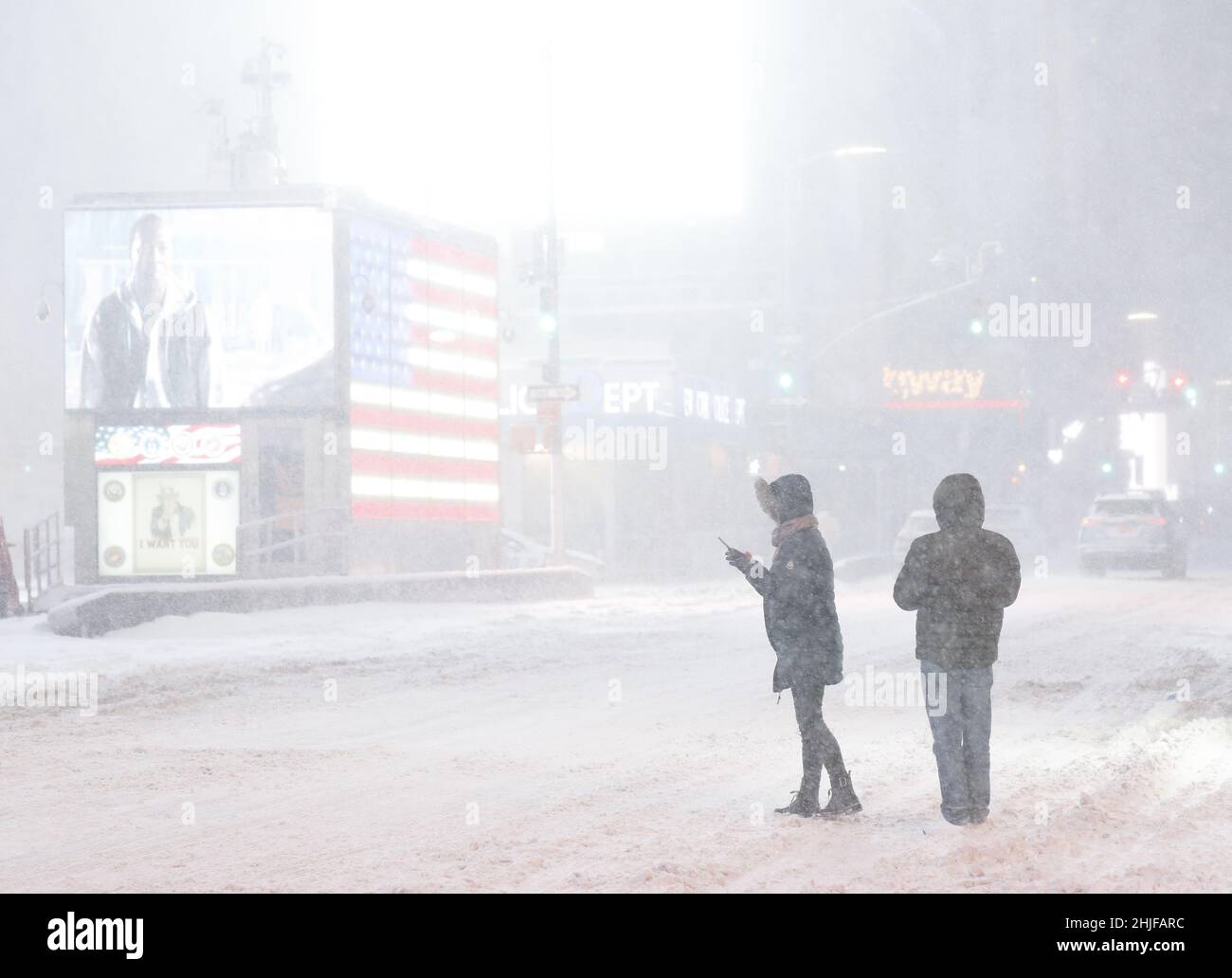 Walk through snow hi-res stock photography and images - Alamy