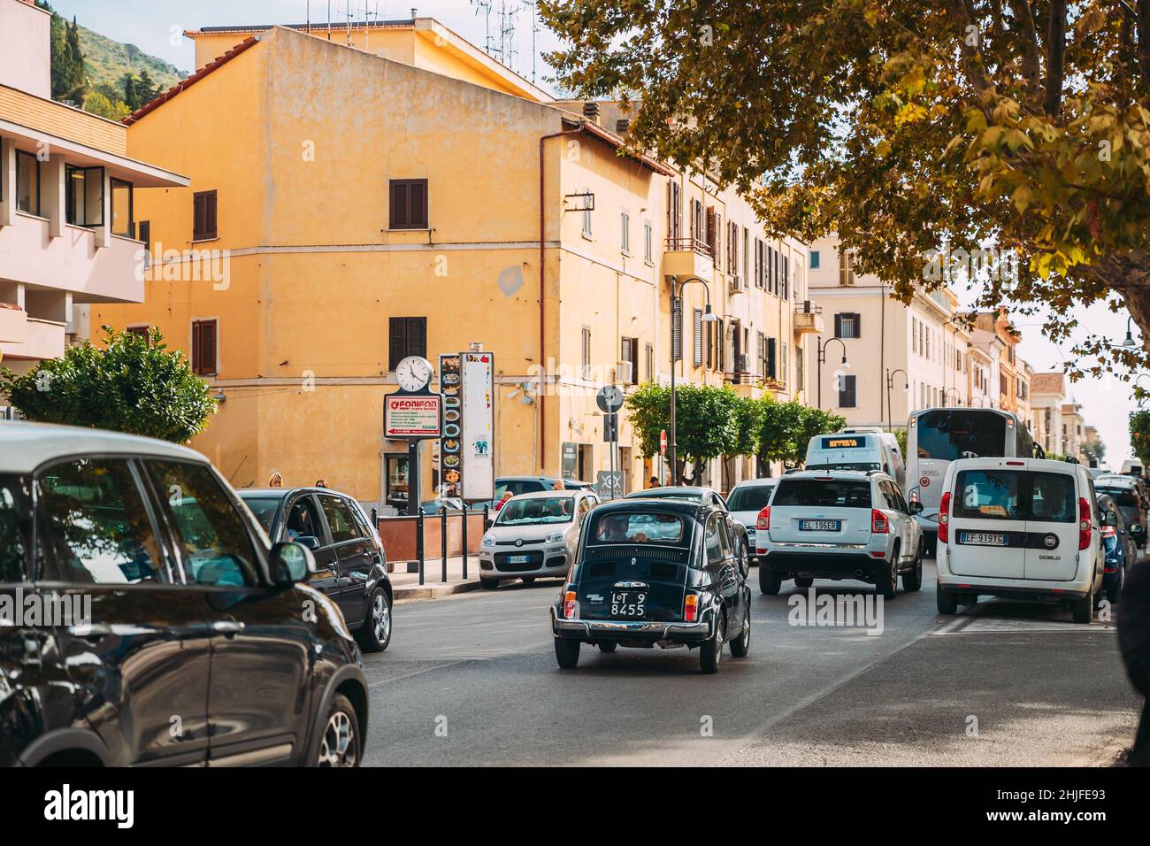 Traffic roma hi-res stock photography and images - Alamy
