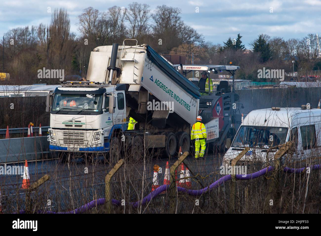 Red x lane closure hi-res stock photography and images - Alamy