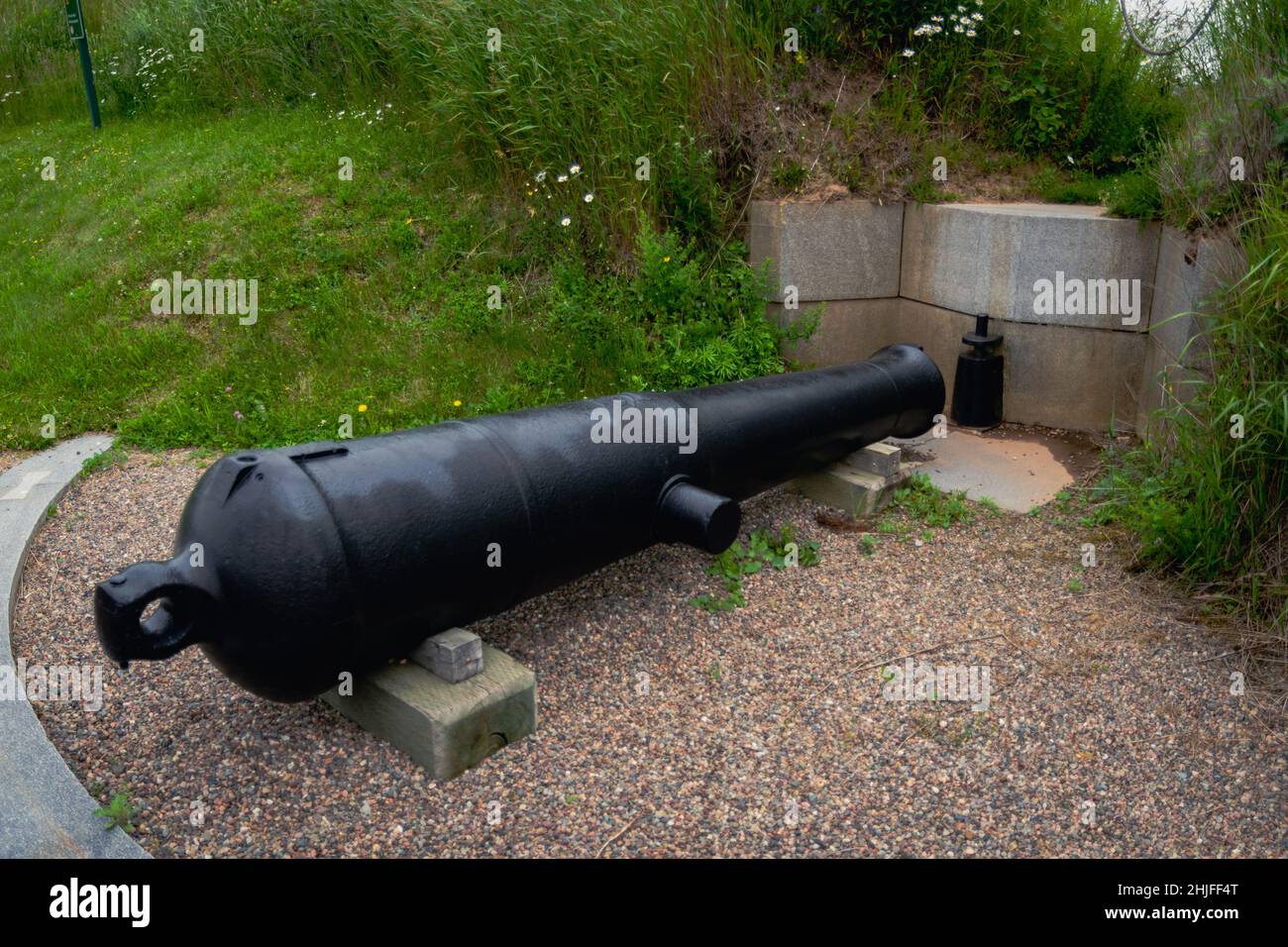 Blomefield Cast Iron 32 Pounder 56 Cwt Smoothbore Muzzleloading Gun ...