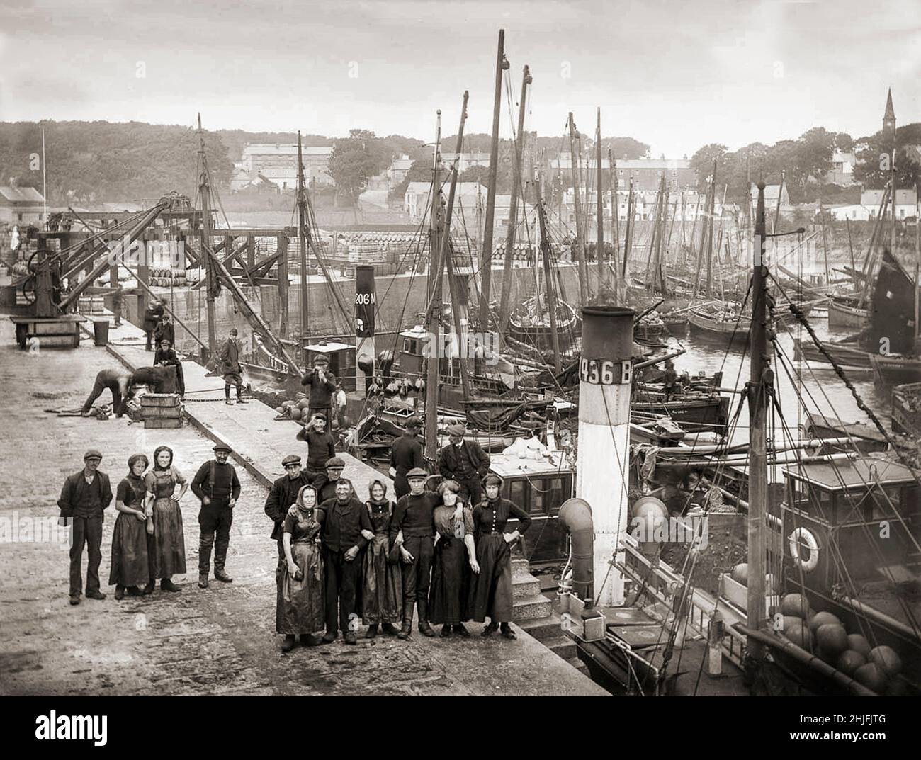 Fishwives fishing fishermen hi-res stock photography and images - Alamy