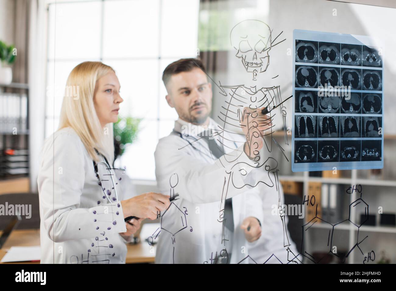 Flip chart clinic hi-res stock photography and images - Alamy