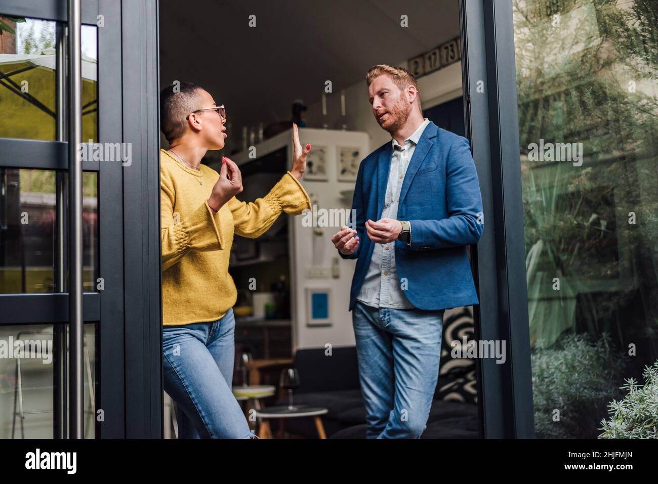 Angry boyfriend shouting girlfriend hi-res stock photography and images ...