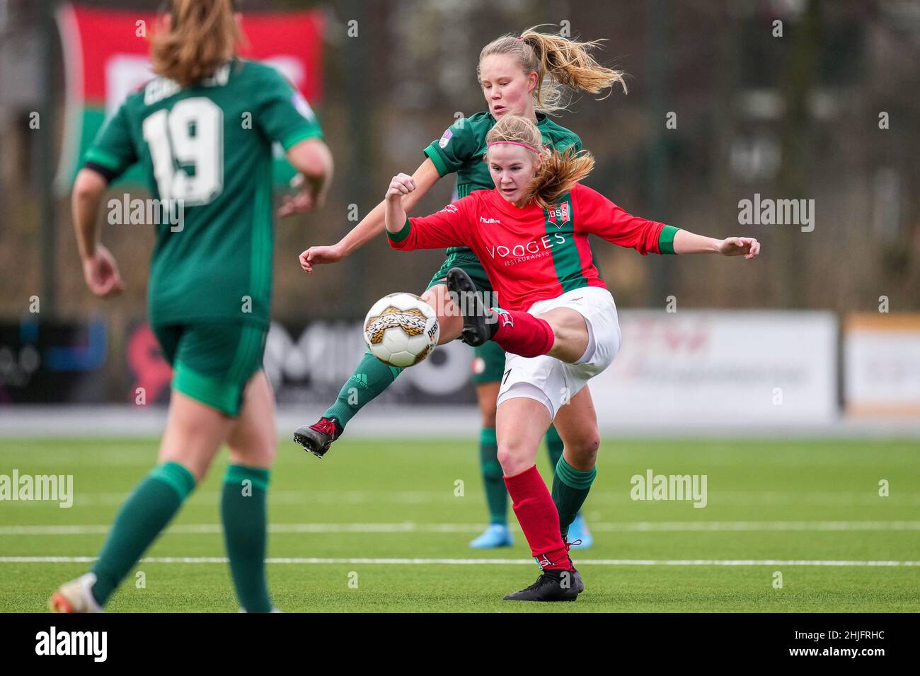 Haarlem - Robine de Ridder of Feyenoord V1, Nikki Sewalt of DSS V1 ...