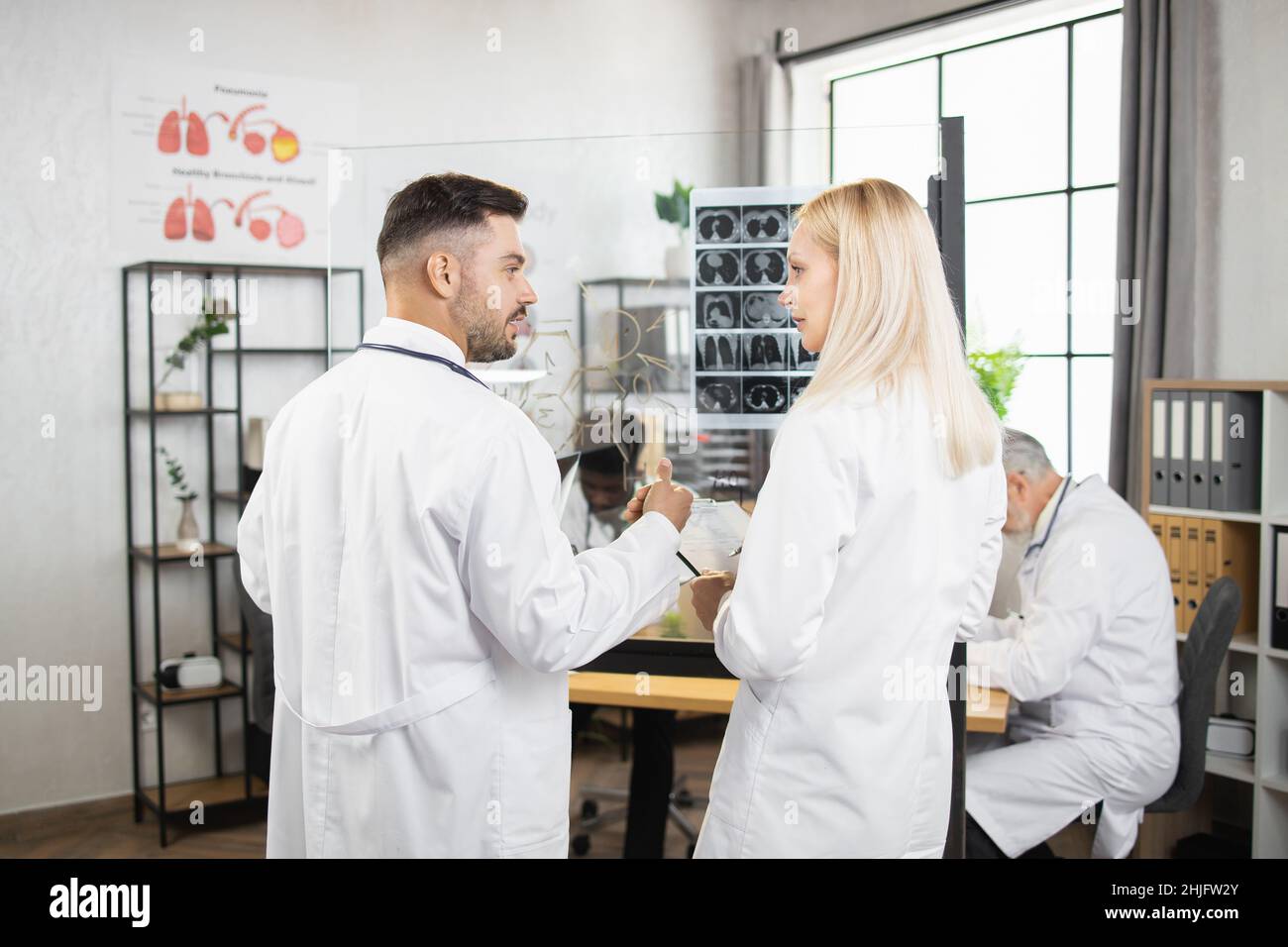 Flip chart clinic hi-res stock photography and images - Alamy