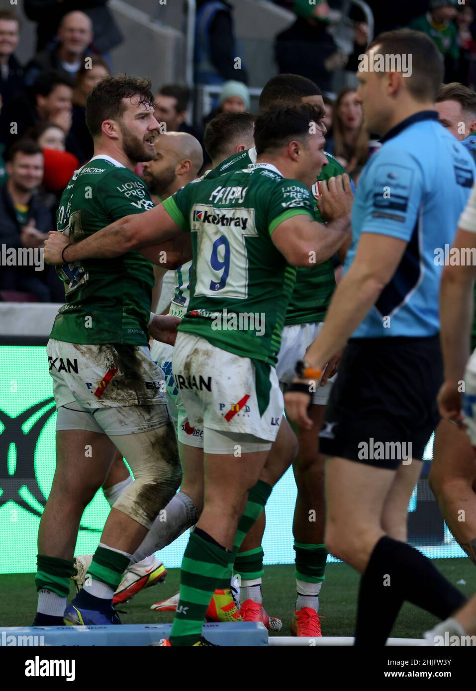 London Irish James Stokes celebrate after score his side 2nd try during ...