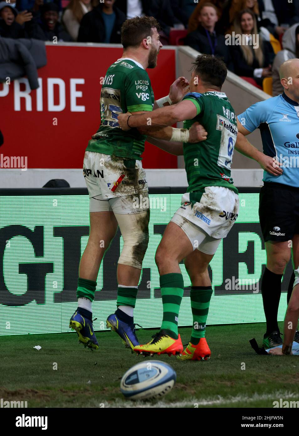 London Irish James Stokes celebrate after score his side 2nd try during ...