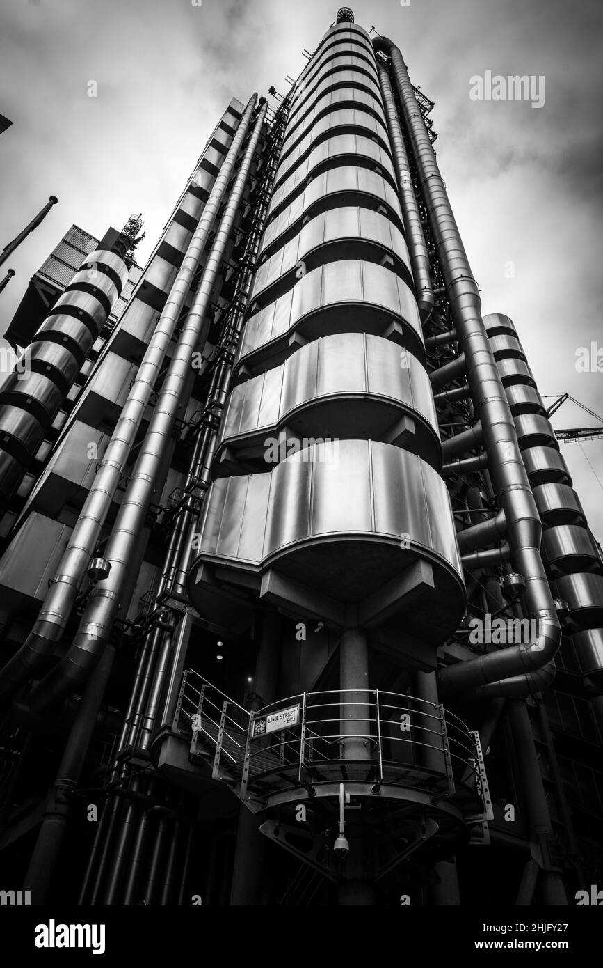 London rich street Black and White Stock Photos & Images - Alamy