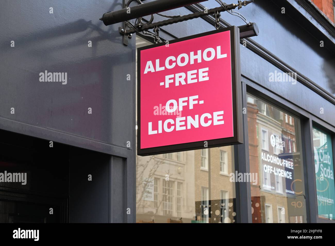 Alcohol free off licence hi-res stock photography and images - Alamy